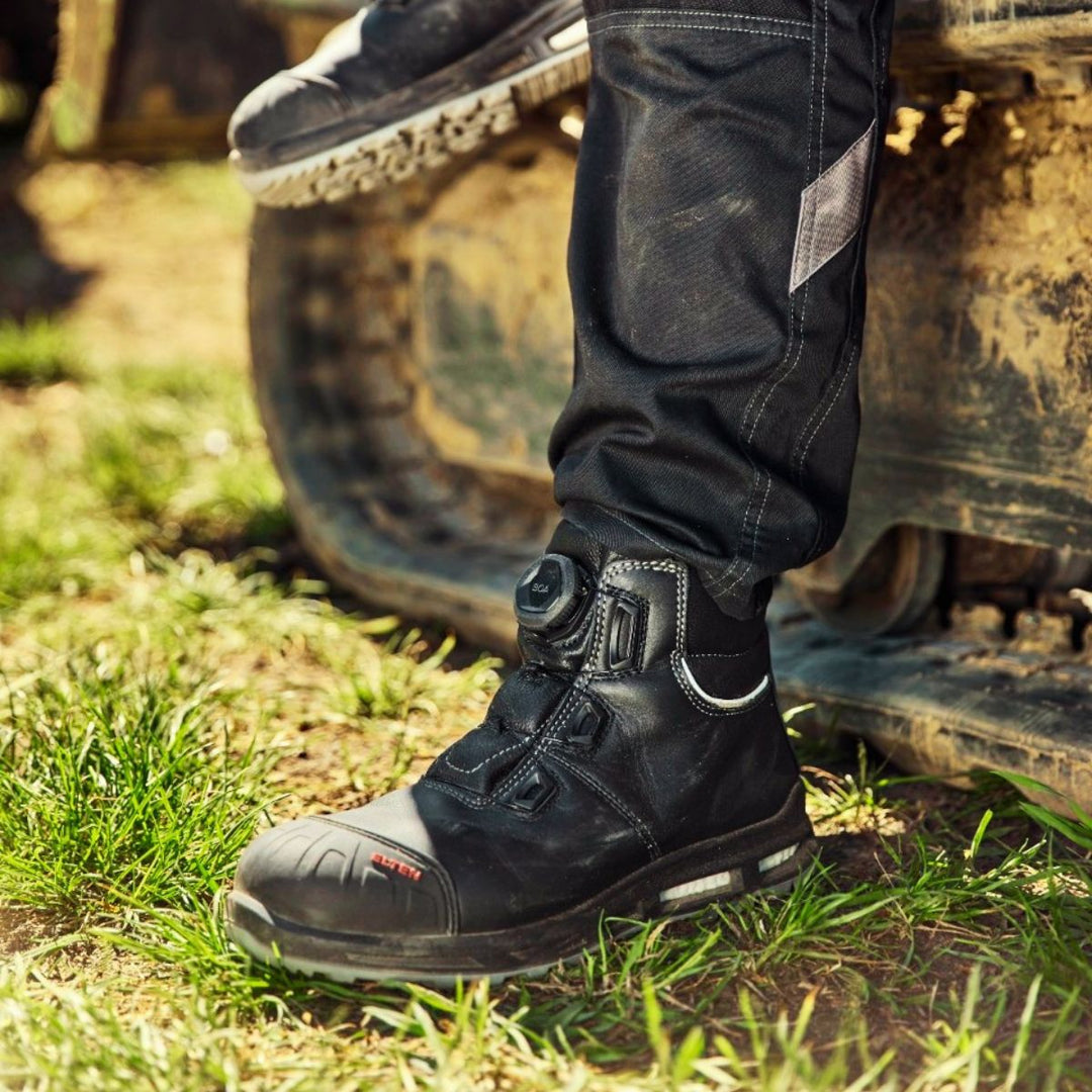 What Are Shock Absorbing Safety Boots? | Stitchkraft